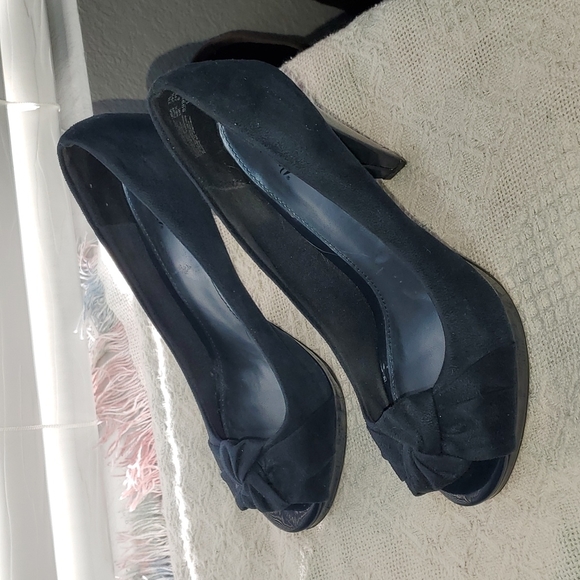 fiona | Shoes | Fiona Faux Suede Heels 6 When Bundled | Poshmark